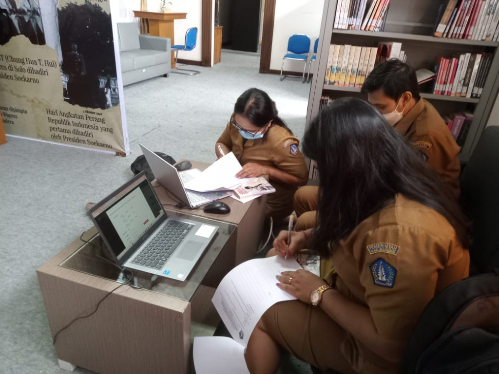 Layanan otomasi INLISLITE pada petugas pengelola Perpustakaan SD 3 ...